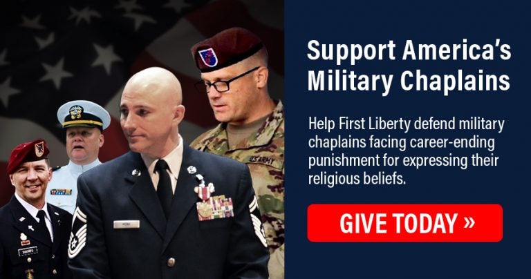 Rarely Seen: Photos of The Chaplains Who Strengthened American Troops ...